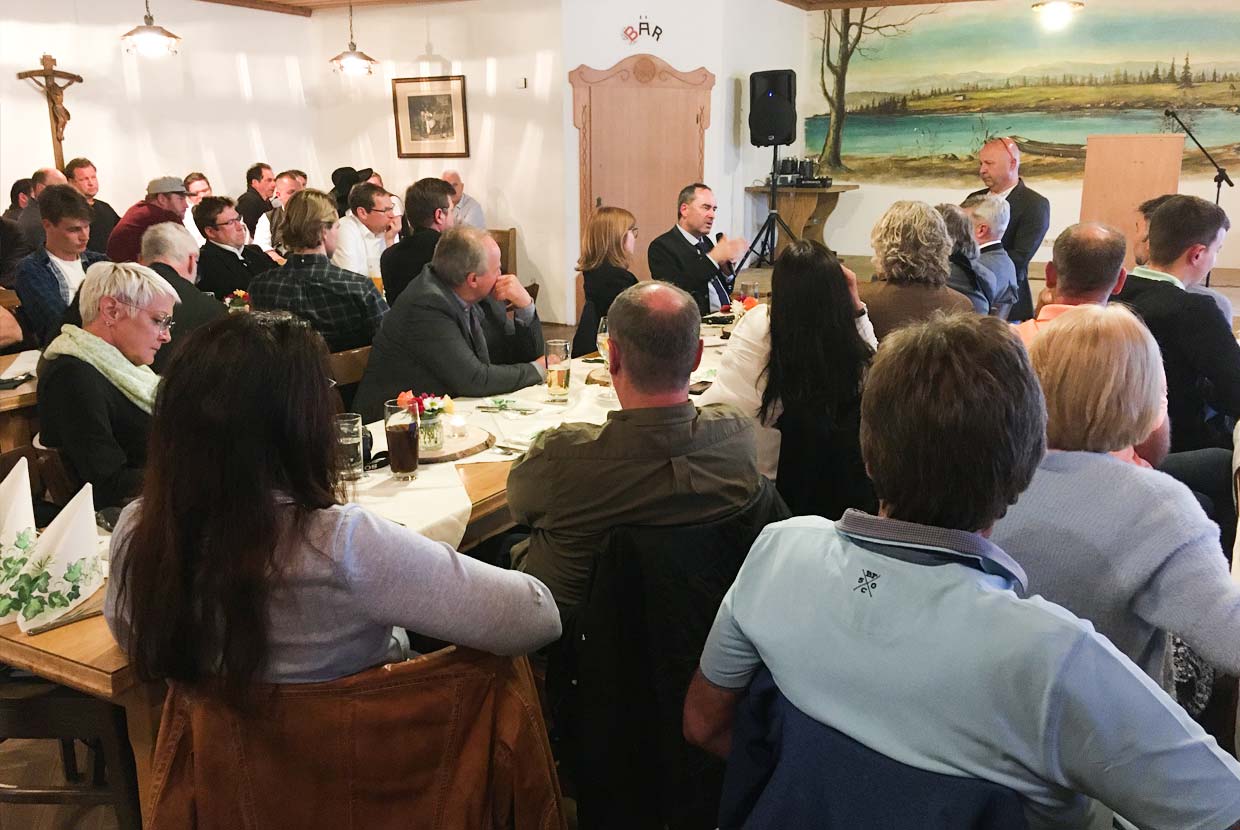 Ordentlich was los auf der Jahreshauptversammlung - Zimmerer-Innung Landshut